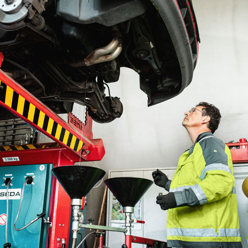 Kfz-Meister:in für LKW und Nutzfahrzeuge / Landmaschinenmechaniker:in